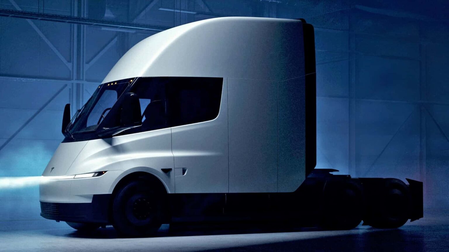 Tesla Semi imponerer med nyt design – men kan Tesla levere i 2026? | Ev ...